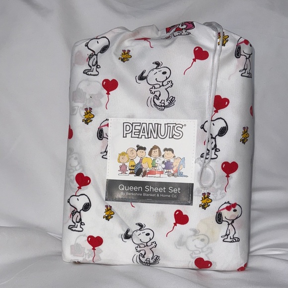 Peanuts | Bedding | Peanuts Snoopy And Friends Queen Sheet Set White ...